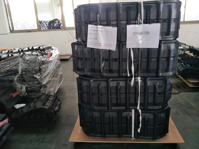 Agricultural Truck Rubber Tracks , Small Tracks Strong Traction Strength