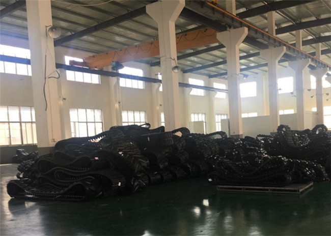 CAT Replacement Asphalt Paver Rubber Tracks