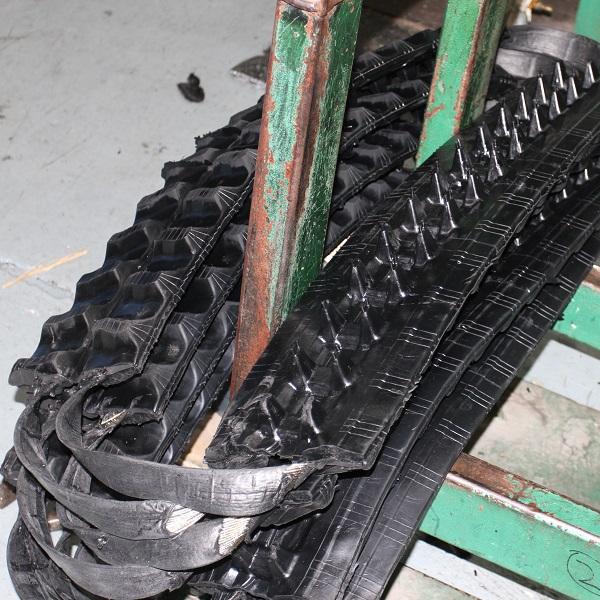 Low Elongation Rubber Crawler Tracks , Anti Slip Rubber Excavator Tracks