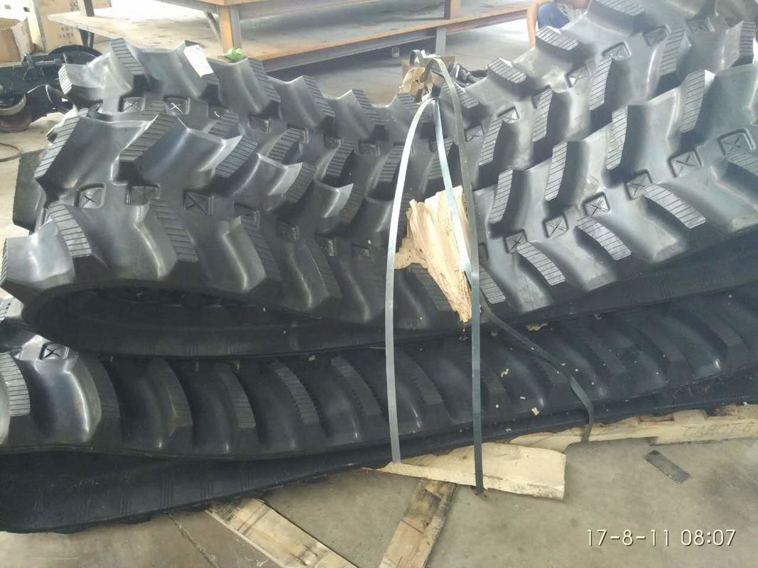 18"X6"X53 Agricultural Rubber Tracks For Chanllenger 35 / 45 / 55 Track ...