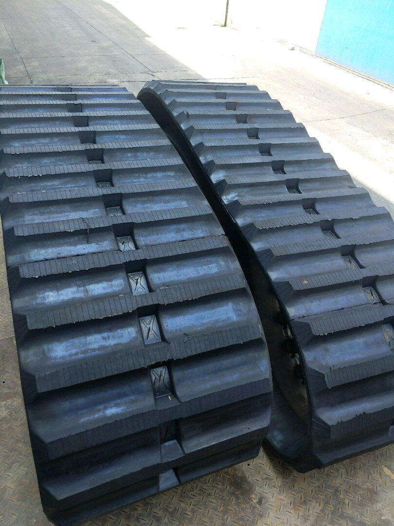 600*125*62 OEM Cralwer Dumper RT800 Dumper Rubber Track