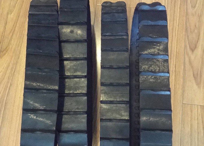 Lawn Mover Lightweight Rubber Tracks , 60mm Width 40 Links Small Tank ...