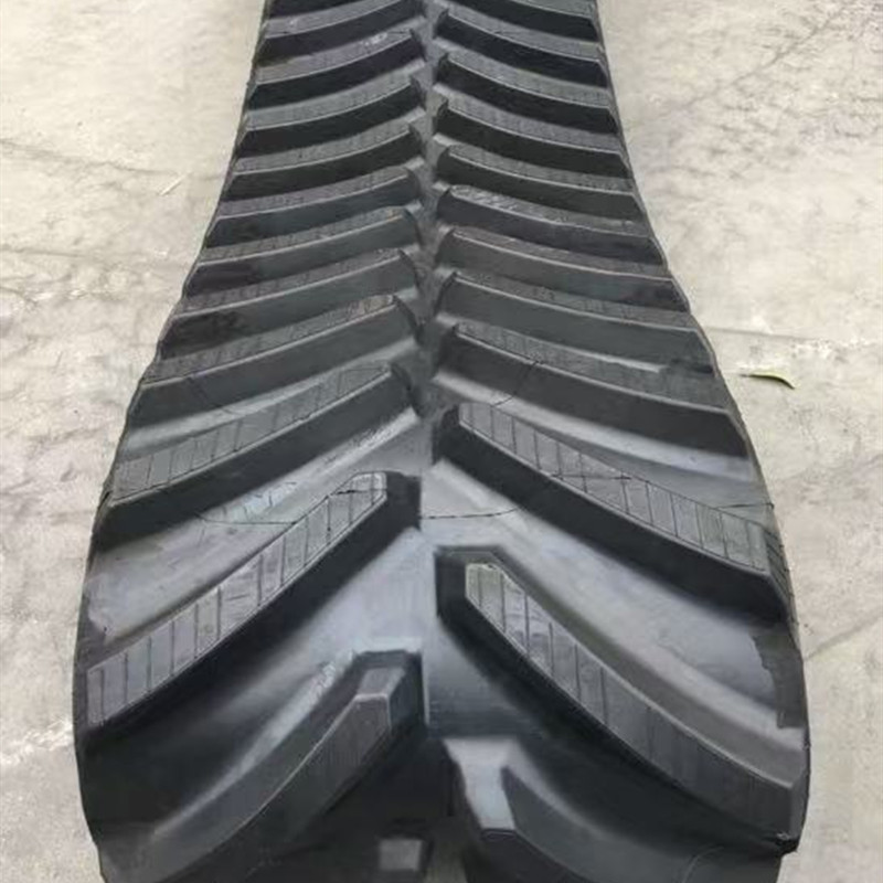Agricultural Challenger MT800 tractor rubber track 30 inch wide Small ...